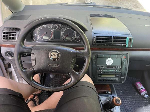 Pelēks SEAT Alhambra 2002 Molėtai, ar dzinēja tilpumu 1.90 L un nobraukumu 332 tūkst. km par 980 €, foto 10 vietnē AUTOMOTO.COM.LV