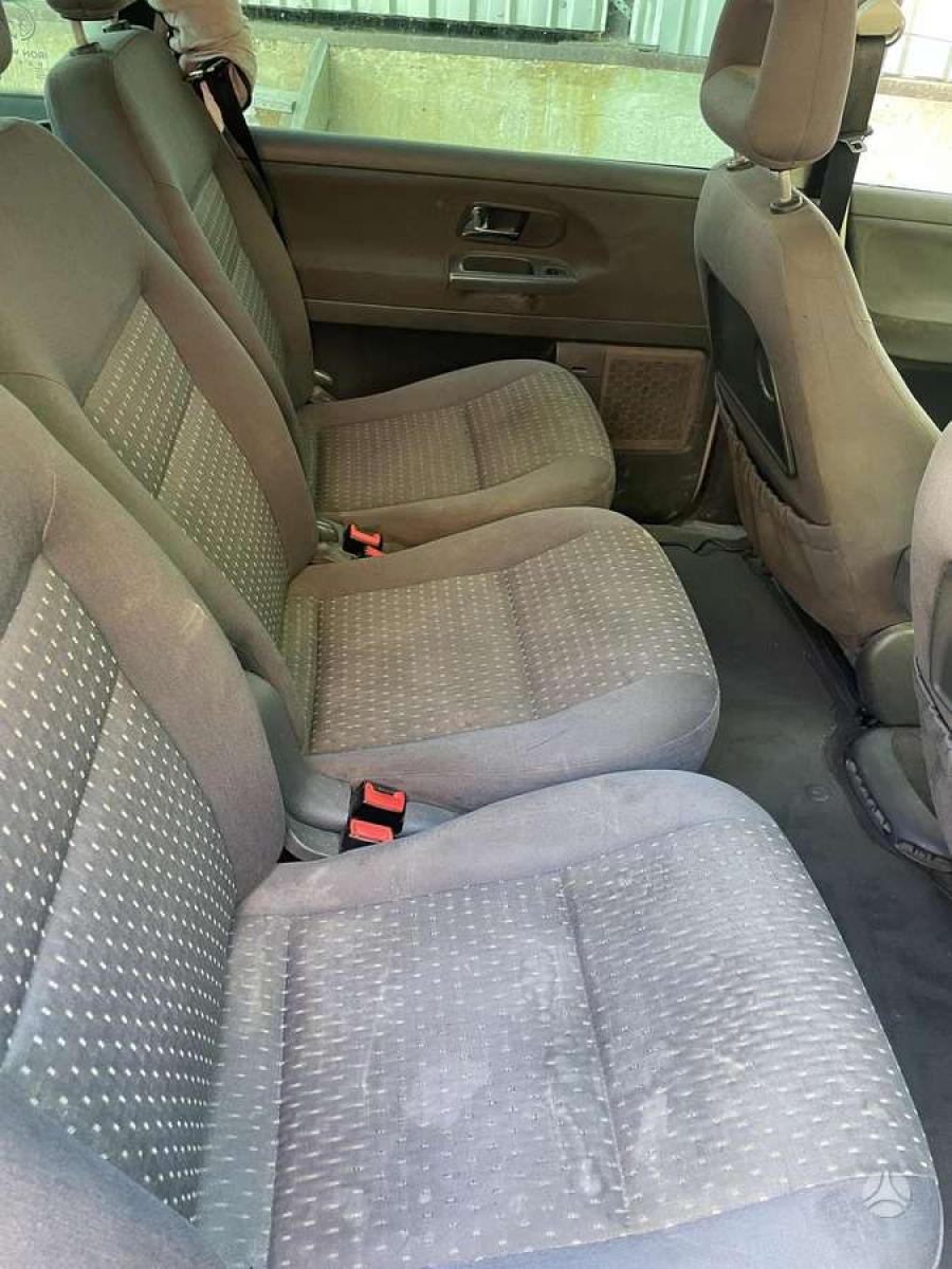 Pelēks SEAT Alhambra 2002 Molėtai, ar dzinēja tilpumu 1.90 L un nobraukumu 332 tūkst. km par 980 €, foto 13 vietnē AUTOMOTO.COM.LV