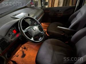 Pelēks SEAT Alhambra 2003 Daugavpils, ar dzinēja tilpumu 1.90 L un nobraukumu 259 tūkst. km par 1500 €, foto 8 vietnē AUTOMOTO.COM.LV
