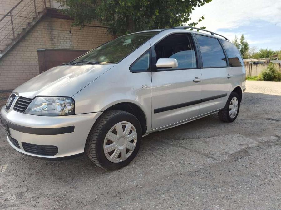 Grey SEAT Alhambra 2003 in Utena, with an engine capacity of 1.90 L and mileage of 290 thousand km for 2250 €, photo 9 on AUTOMOTO.COM.LV