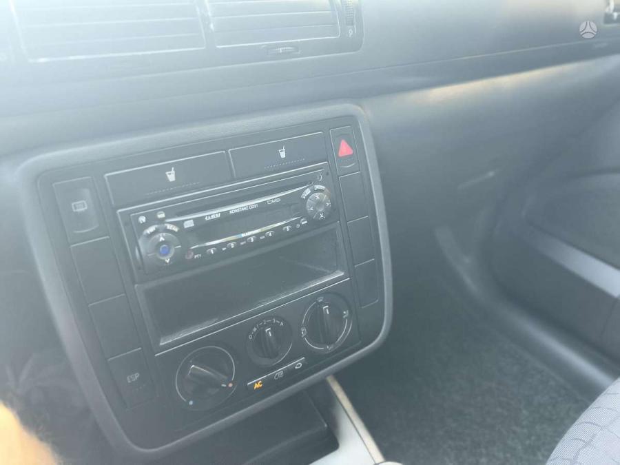 Grey SEAT Alhambra 2003 in Utena, with an engine capacity of 1.90 L and mileage of 290 thousand km for 2250 €, photo 26 on AUTOMOTO.COM.LV