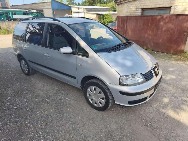 SEAT Alhambra 2003 Utena vietnē Pelēks SEAT Alhambra 2003 Utena, ar dzinēja tilpumu 1.90 L un nobraukumu 296 tūkst. km par 2250 €, foto 7 vietnē AUTOMOTO.COM.LV