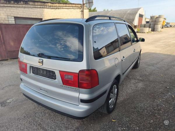 SEAT Alhambra 2003 Utena vietnē Pelēks SEAT Alhambra 2003 Utena, ar dzinēja tilpumu 1.90 L un nobraukumu 296 tūkst. km par 2250 €, foto 8 vietnē AUTOMOTO.COM.LV