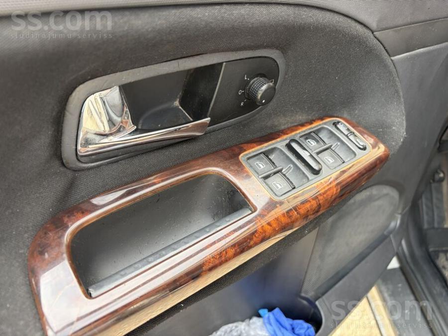 Pelēks SEAT Alhambra 2003 Daugavpils, ar dzinēja tilpumu 1.90 L un nobraukumu 258 tūkst. km par 2100 €, foto 12 vietnē AUTOMOTO.COM.LV