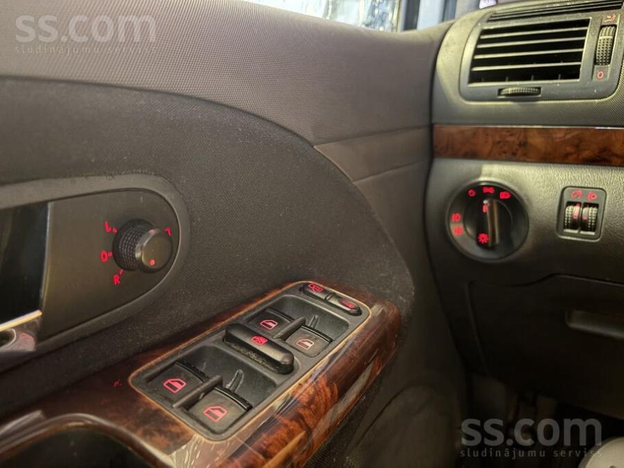 Pelēks SEAT Alhambra 2003 Daugavpils, ar dzinēja tilpumu 1.90 L un nobraukumu 258 tūkst. km par 2100 €, foto 16 vietnē AUTOMOTO.COM.LV