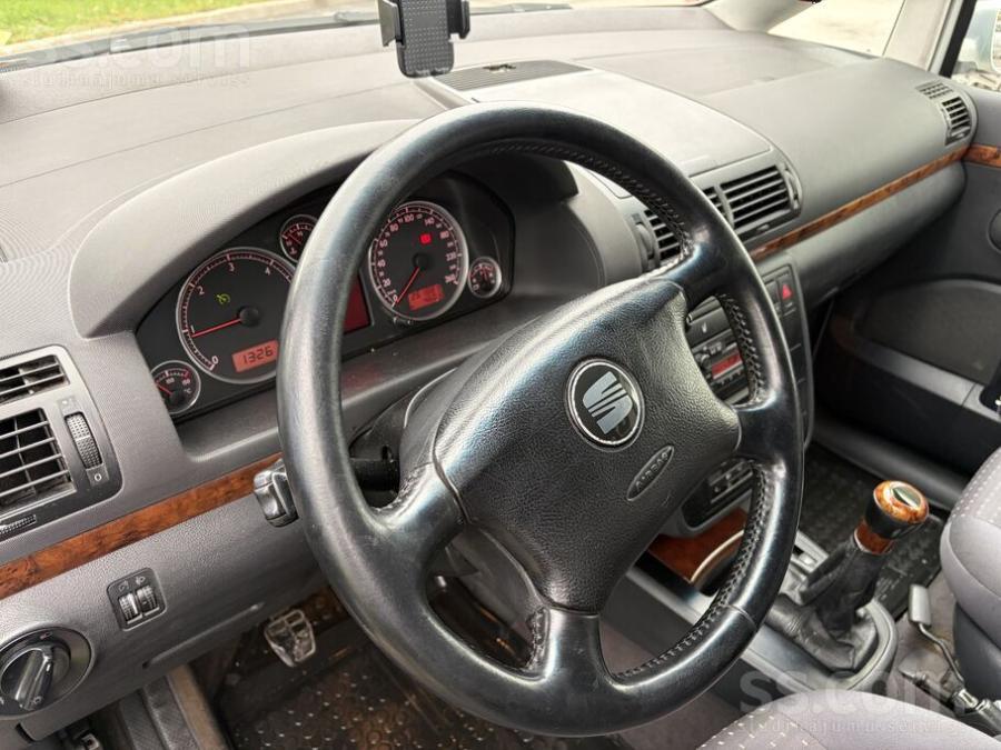 Pelēks SEAT Alhambra 2003 Daugavpils, ar dzinēja tilpumu 1.90 L un nobraukumu 258 tūkst. km par 2100 €, foto 21 vietnē AUTOMOTO.COM.LV