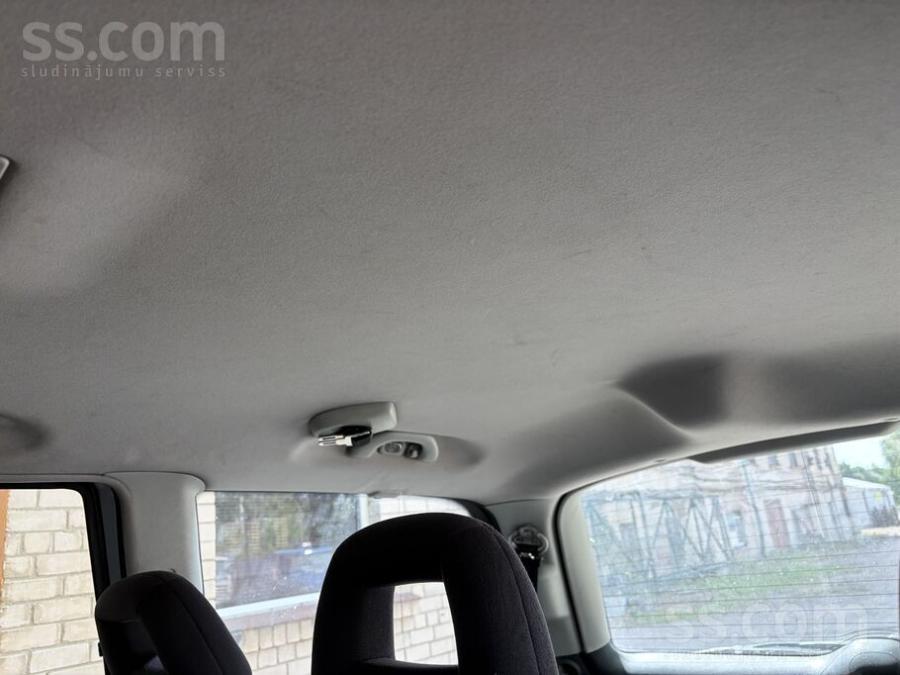 Pelēks SEAT Alhambra 2003 Daugavpils, ar dzinēja tilpumu 1.90 L un nobraukumu 258 tūkst. km par 2100 €, foto 26 vietnē AUTOMOTO.COM.LV