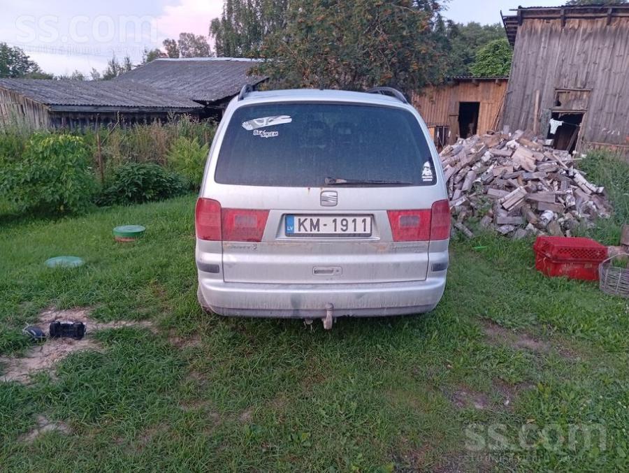 Grey SEAT Alhambra 2004 in Rezekne, with an engine capacity of 1.90 L and mileage of 351 thousand km for 1300 €, photo 3 on AUTOMOTO.COM.LV
