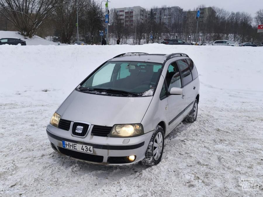 Grey SEAT Alhambra 2004 in Vilnius, with an engine capacity of 1.90 L and mileage of 403 thousand km for 1299 €, photo 1 on AUTOMOTO.COM.LV