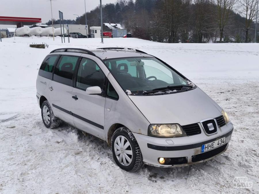 Grey SEAT Alhambra 2004 in Vilnius, with an engine capacity of 1.90 L and mileage of 403 thousand km for 1299 €, photo 2 on AUTOMOTO.COM.LV