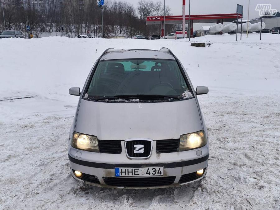 Grey SEAT Alhambra 2004 in Vilnius, with an engine capacity of 1.90 L and mileage of 403 thousand km for 1299 €, photo 5 on AUTOMOTO.COM.LV