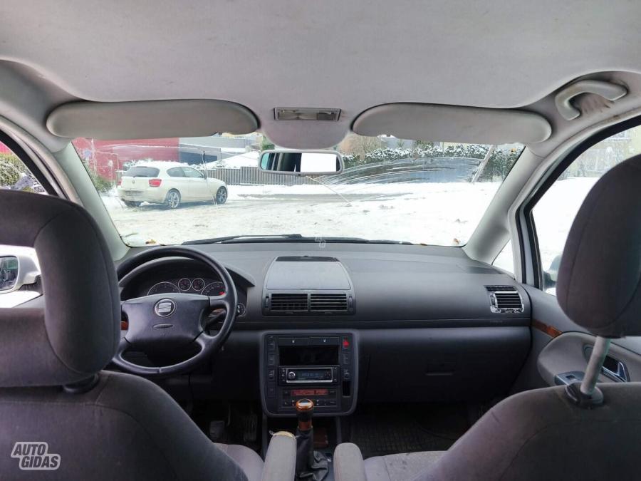 Grey SEAT Alhambra 2004 in Vilnius, with an engine capacity of 1.90 L and mileage of 403 thousand km for 1299 €, photo 9 on AUTOMOTO.COM.LV