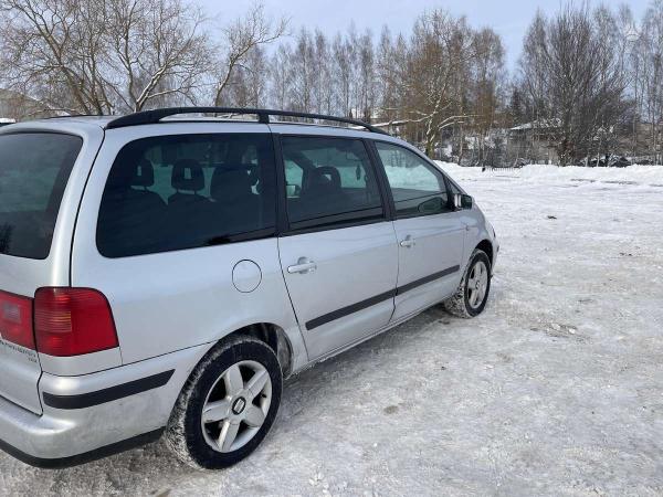 Grey SEAT Alhambra 2004 in Moletai, with an engine capacity of 1.90 L and mileage of 460 thousand km for 1250 €, photo 5 on AUTOMOTO.COM.LV