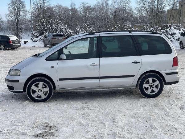 Grey SEAT Alhambra 2004 in Moletai, with an engine capacity of 1.90 L and mileage of 460 thousand km for 1250 €, photo 7 on AUTOMOTO.COM.LV
