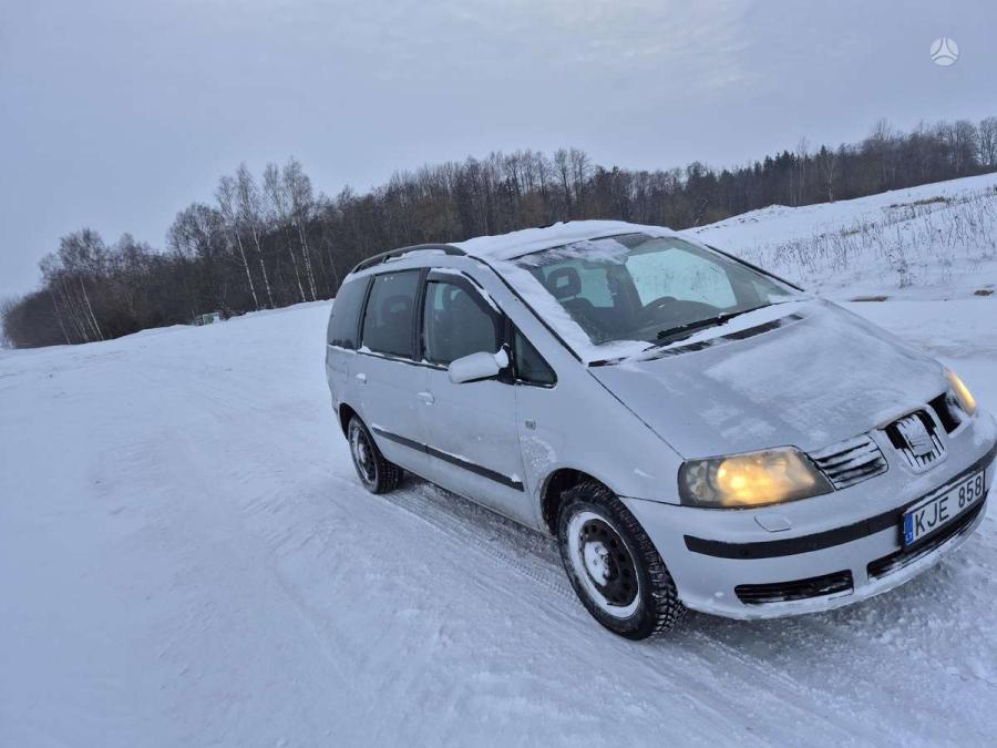 Grey SEAT Alhambra 2004 in Kupiskis, with an engine capacity of 1.90 L and mileage of 361 thousand km for 950 €, photo 3 on AUTOMOTO.COM.LV