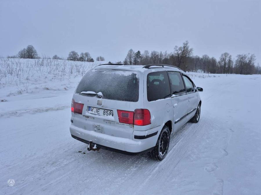 Grey SEAT Alhambra 2004 in Kupiskis, with an engine capacity of 1.90 L and mileage of 361 thousand km for 950 €, photo 4 on AUTOMOTO.COM.LV