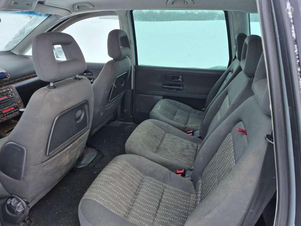 Pelēks SEAT Alhambra 2004 Kupiškis, ar dzinēja tilpumu 1.90 L un nobraukumu 361 tūkst. km par 950 €, foto 8 vietnē AUTOMOTO.COM.LV