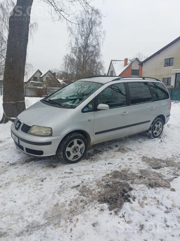 Grey SEAT Alhambra 2004 in Riga, with an engine capacity of 2.00 L and mileage of 261 thousand km for 990 €, photo 1 on AUTOMOTO.COM.LV