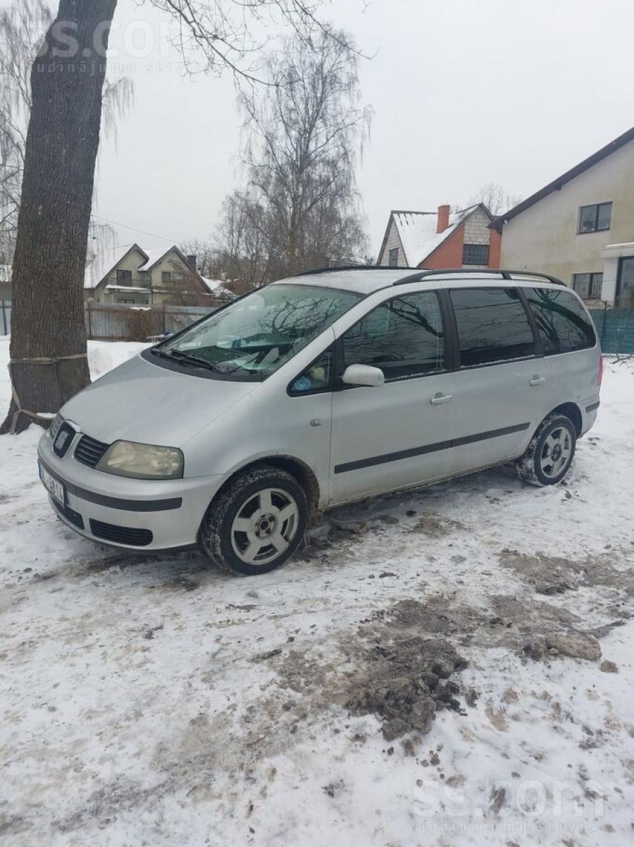 Grey SEAT Alhambra 2004 in Riga, with an engine capacity of 2.00 L and mileage of 261 thousand km for 990 €, photo 1 on AUTOMOTO.COM.LV