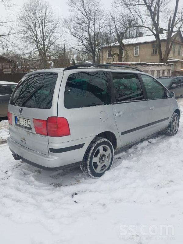 Grey SEAT Alhambra 2004 in Riga, with an engine capacity of 2.00 L and mileage of 261 thousand km for 990 €, photo 4 on AUTOMOTO.COM.LV