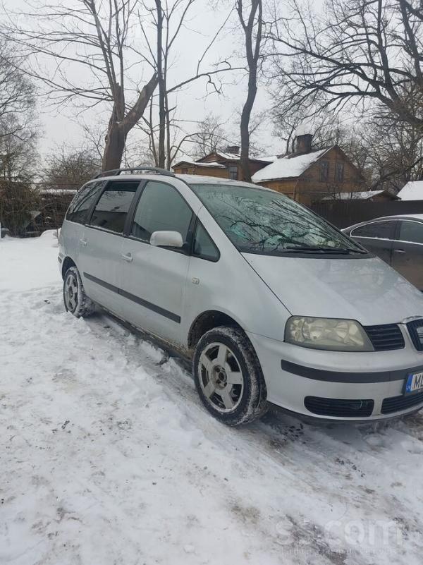 Grey SEAT Alhambra 2004 in Riga, with an engine capacity of 2.00 L and mileage of 261 thousand km for 990 €, photo 5 on AUTOMOTO.COM.LV