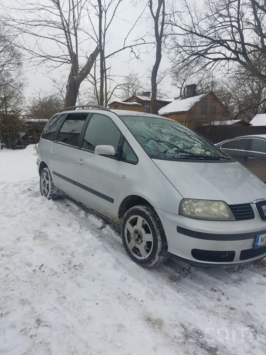 Grey SEAT Alhambra 2004 in Riga, with an engine capacity of 2.00 L and mileage of 261 thousand km for 990 €, photo 6 on AUTOMOTO.COM.LV