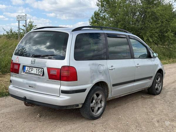 Grey SEAT Alhambra 2004 in Vilnius, with an engine capacity of 1.98 L and mileage of 275 thousand km for 1000 €, photo 4 on AUTOMOTO.COM.LV