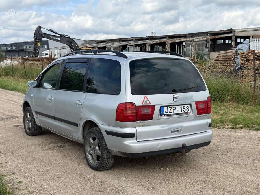 Grey SEAT Alhambra 2004 in Vilnius, with an engine capacity of 1.98 L and mileage of 275 thousand km for 1000 €, photo 6 on AUTOMOTO.COM.LV