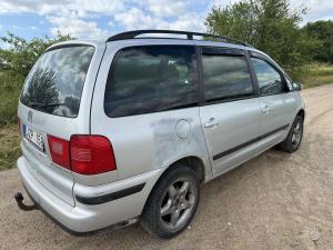 Grey SEAT Alhambra 2004 in Vilnius, with an engine capacity of 1.98 L and mileage of 275 thousand km for 1000 €, photo 8 on AUTOMOTO.COM.LV