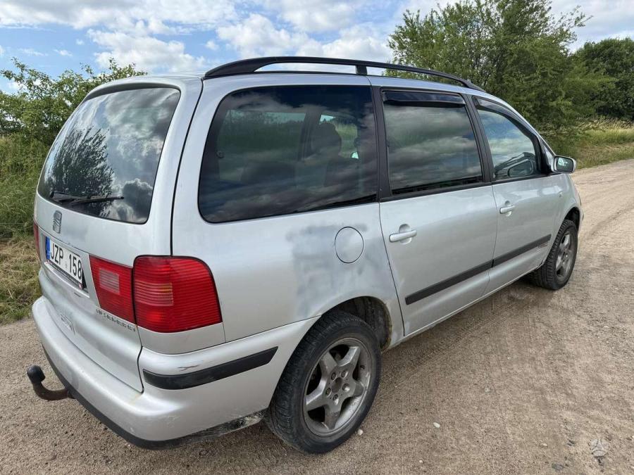 Grey SEAT Alhambra 2004 in Vilnius, with an engine capacity of 1.98 L and mileage of 275 thousand km for 1000 €, photo 8 on AUTOMOTO.COM.LV