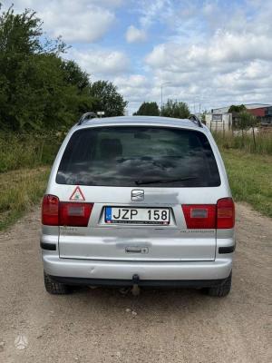Grey SEAT Alhambra 2004 in Vilnius, with an engine capacity of 1.98 L and mileage of 275 thousand km for 1000 €, photo 9 on AUTOMOTO.COM.LV