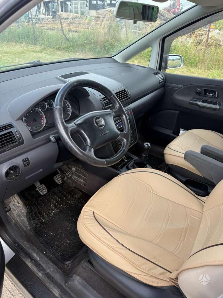 Grey SEAT Alhambra 2004 in Vilnius, with an engine capacity of 1.98 L and mileage of 275 thousand km for 1000 €, photo 12 on AUTOMOTO.COM.LV