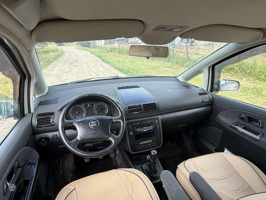 Grey SEAT Alhambra 2004 in Vilnius, with an engine capacity of 1.98 L and mileage of 275 thousand km for 1000 €, photo 13 on AUTOMOTO.COM.LV