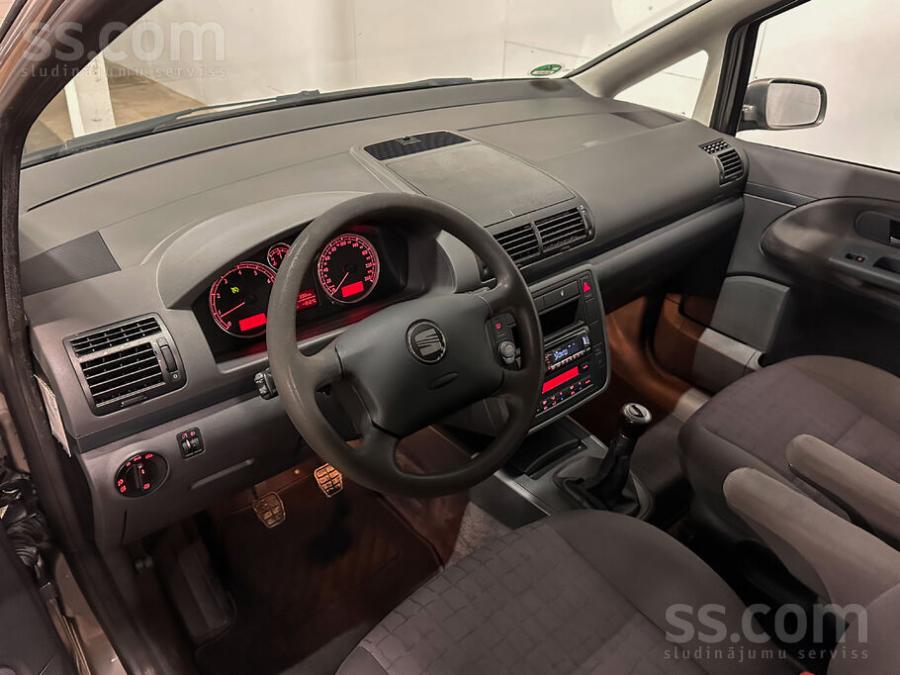 Pelēks SEAT Alhambra 2006 Jūrmala, ar dzinēja tilpumu 2.00 L un nobraukumu 230 tūkst. km par 3950 €, foto 14 vietnē AUTOMOTO.COM.LV
