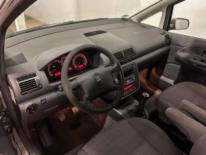 Grey SEAT Alhambra 2006 in Jurmala, with an engine capacity of 2.00 L and mileage of 230 thousand km for 3950 €, photo 15 on AUTOMOTO.COM.LV