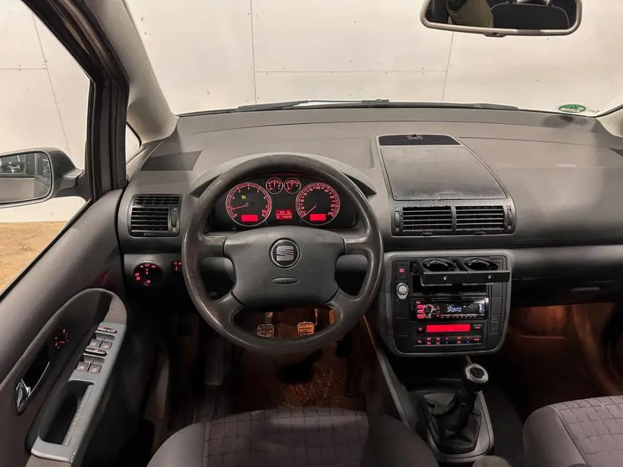 Grey SEAT Alhambra 2006 in Jurmala, with an engine capacity of 2.00 L and mileage of 230 thousand km for 3950 €, photo 27 on AUTOMOTO.COM.LV