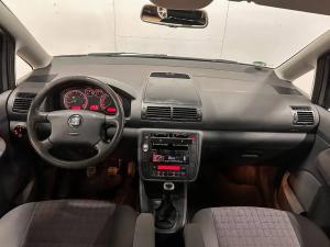 Grey SEAT Alhambra 2006 in Jurmala, with an engine capacity of 2.00 L and mileage of 230 thousand km for 3950 €, photo 28 on AUTOMOTO.COM.LV
