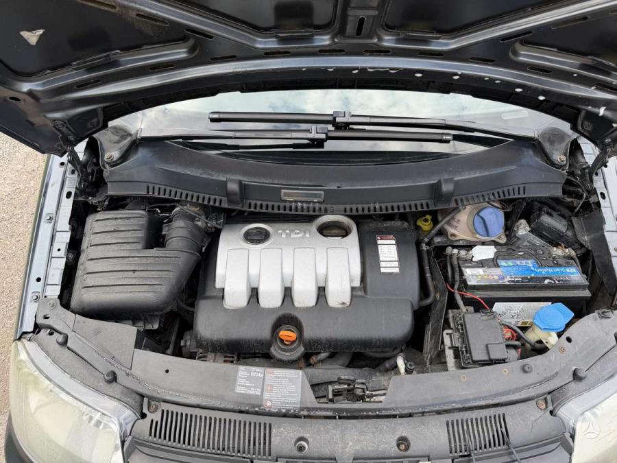 Pelēks SEAT Alhambra 2006 Viļņa, ar dzinēja tilpumu 1.97 L un nobraukumu 395 tūkst. km par 999 €, foto 15 vietnē AUTOMOTO.COM.LV
