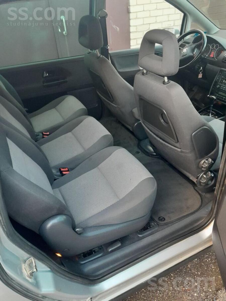 Grey SEAT Alhambra 2007 in Riga, with an engine capacity of 1.90 L and mileage of 360 thousand km for 2799 €, photo 12 on AUTOMOTO.COM.LV