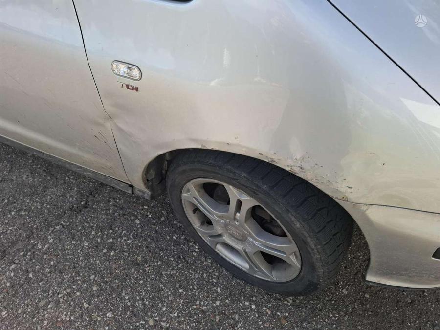Pelēks SEAT Alhambra 2007 Alīta, ar dzinēja tilpumu 1.97 L un nobraukumu 300 tūkst. km par 1655 €, foto 8 vietnē AUTOMOTO.COM.LV