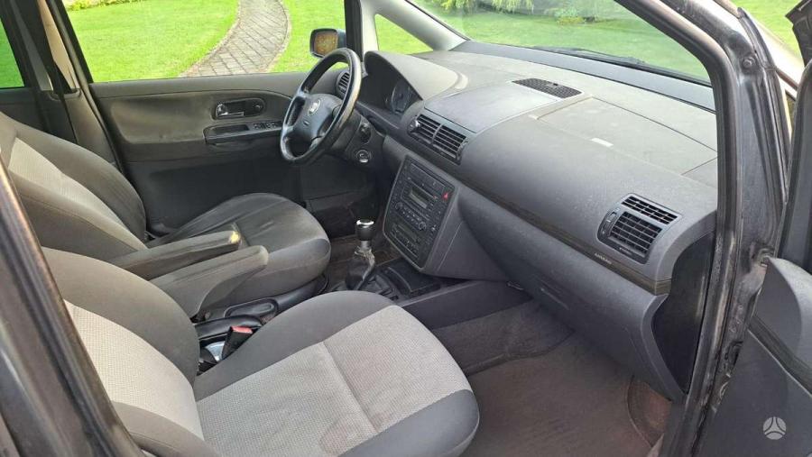 Pelēks SEAT Alhambra 2007 Kauņa, ar dzinēja tilpumu 1.97 L un nobraukumu 446 tūkst. km par 1999 €, foto 10 vietnē AUTOMOTO.COM.LV