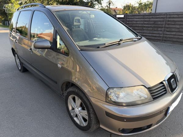 SEAT Alhambra 2007 in Kaunas on AUTOMOTO.COM.LV Grey SEAT Alhambra 2007 in Kaunas, with an engine capacity of 1.90 L and mileage of 395 thousand km for 1900 €, photo 4 on AUTOMOTO.COM.LV