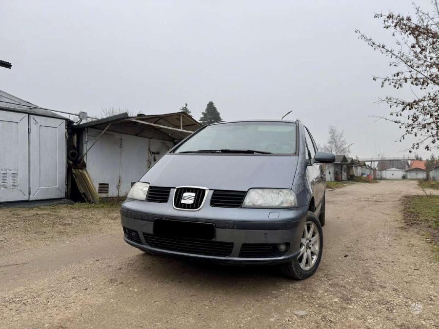 Grey SEAT Alhambra 2008 in Panevezys, with an engine capacity of 1.97 L and mileage of 359 thousand km for 1199 €, photo 1 on AUTOMOTO.COM.LV