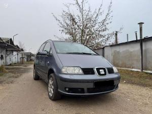 Grey SEAT Alhambra 2008 in Panevezys, with an engine capacity of 1.97 L and mileage of 359 thousand km for 1199 €, photo 2 on AUTOMOTO.COM.LV