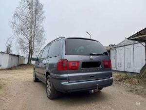 Grey SEAT Alhambra 2008 in Panevezys, with an engine capacity of 1.97 L and mileage of 359 thousand km for 1199 €, photo 4 on AUTOMOTO.COM.LV