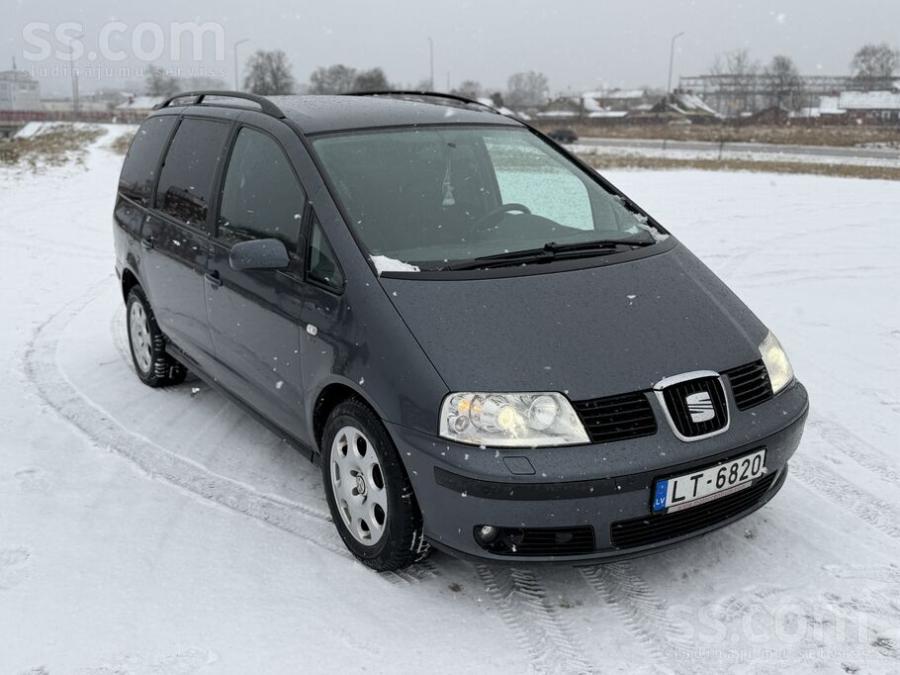 Grey SEAT Alhambra 2008 in Daugavpils, with an engine capacity of 2.00 L and mileage of 358 thousand km for 1990 €, photo 2 on AUTOMOTO.COM.LV