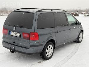 Grey SEAT Alhambra 2008 in Daugavpils, with an engine capacity of 2.00 L and mileage of 358 thousand km for 1990 €, photo 4 on AUTOMOTO.COM.LV