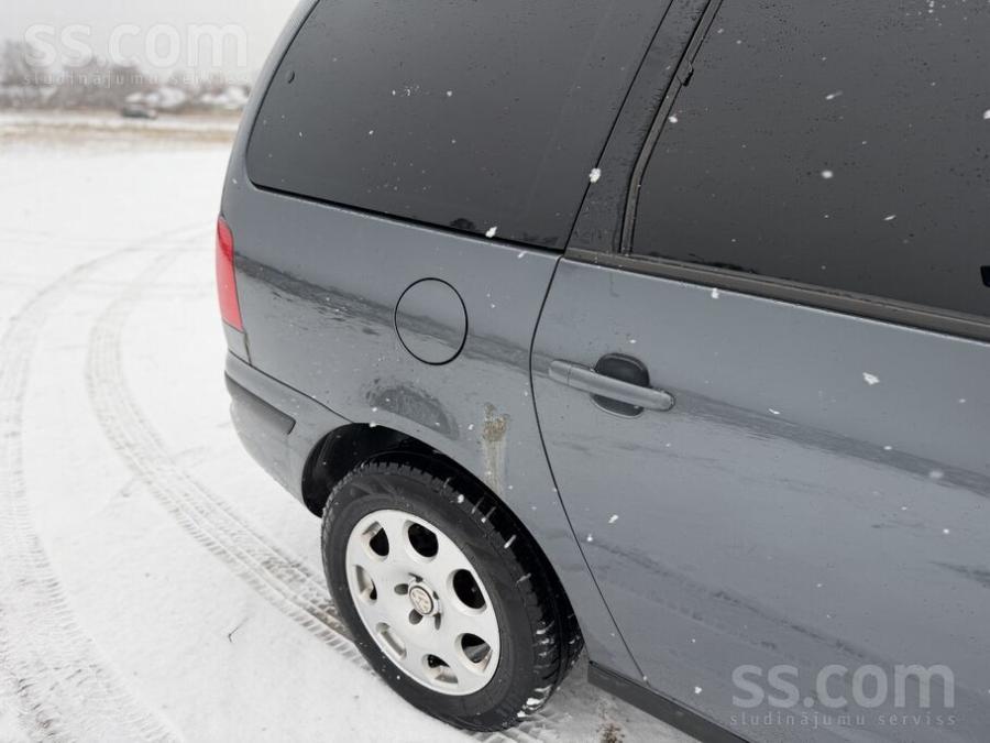 Grey SEAT Alhambra 2008 in Daugavpils, with an engine capacity of 2.00 L and mileage of 358 thousand km for 1990 €, photo 7 on AUTOMOTO.COM.LV