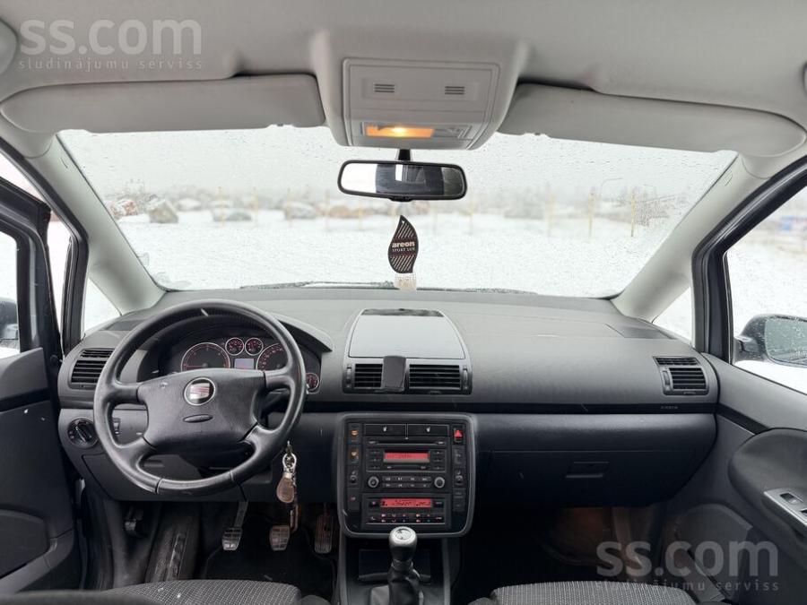 Grey SEAT Alhambra 2008 in Daugavpils, with an engine capacity of 2.00 L and mileage of 358 thousand km for 1990 €, photo 8 on AUTOMOTO.COM.LV
