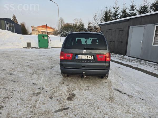 Pelēks SEAT Alhambra 2008 Ludza, ar dzinēja tilpumu 2.00 L un nobraukumu 290 tūkst. km par 3400 €, foto 4 vietnē AUTOMOTO.COM.LV